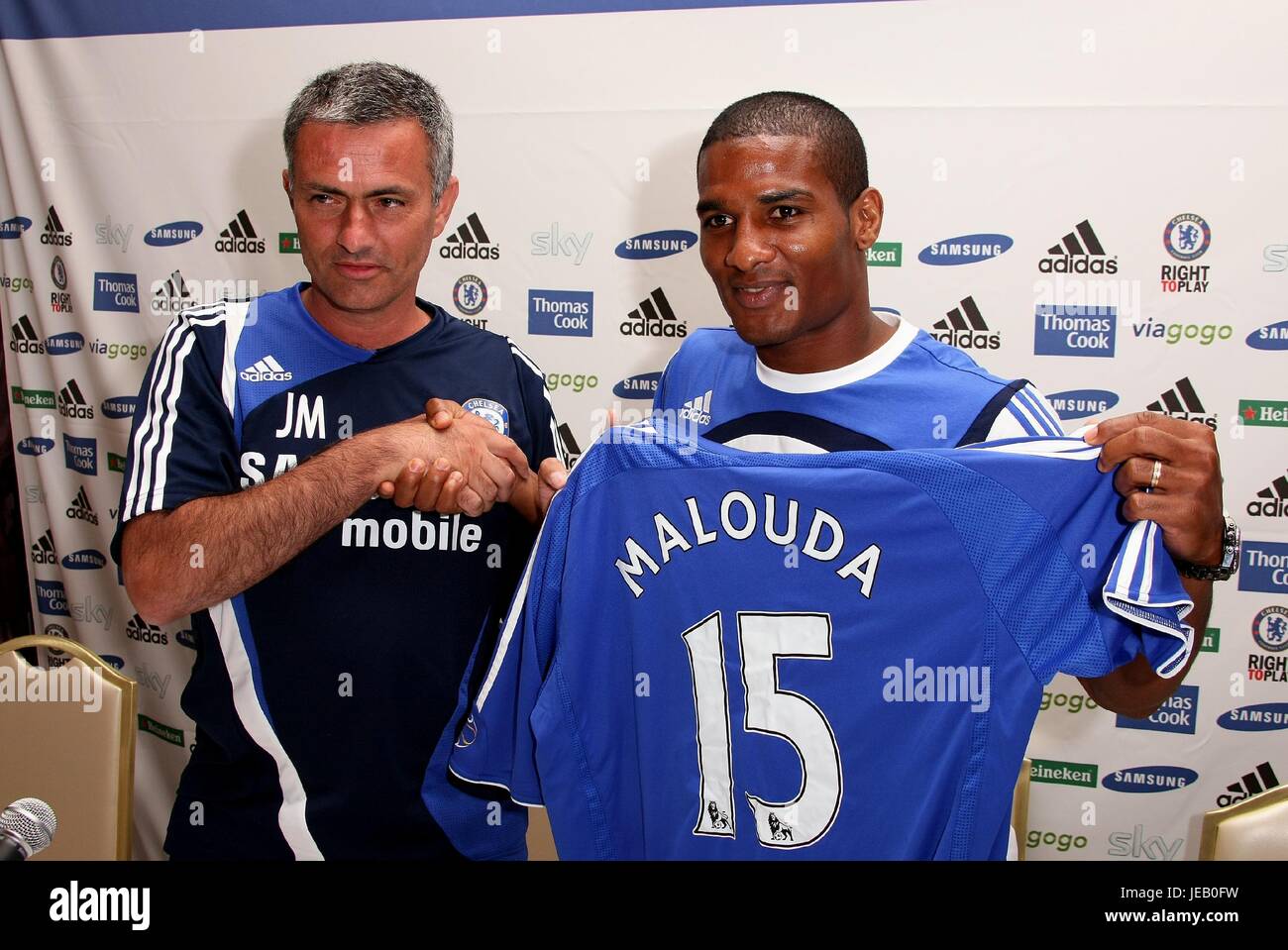JOSE MOURINHO FLORENT MALOUDA CHELSEA BEVERLY HILLS CALIFORNIA USA 12 ...