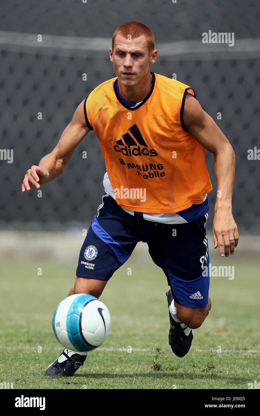 Football steve sidwell hi-res stock photography and images - Alamy