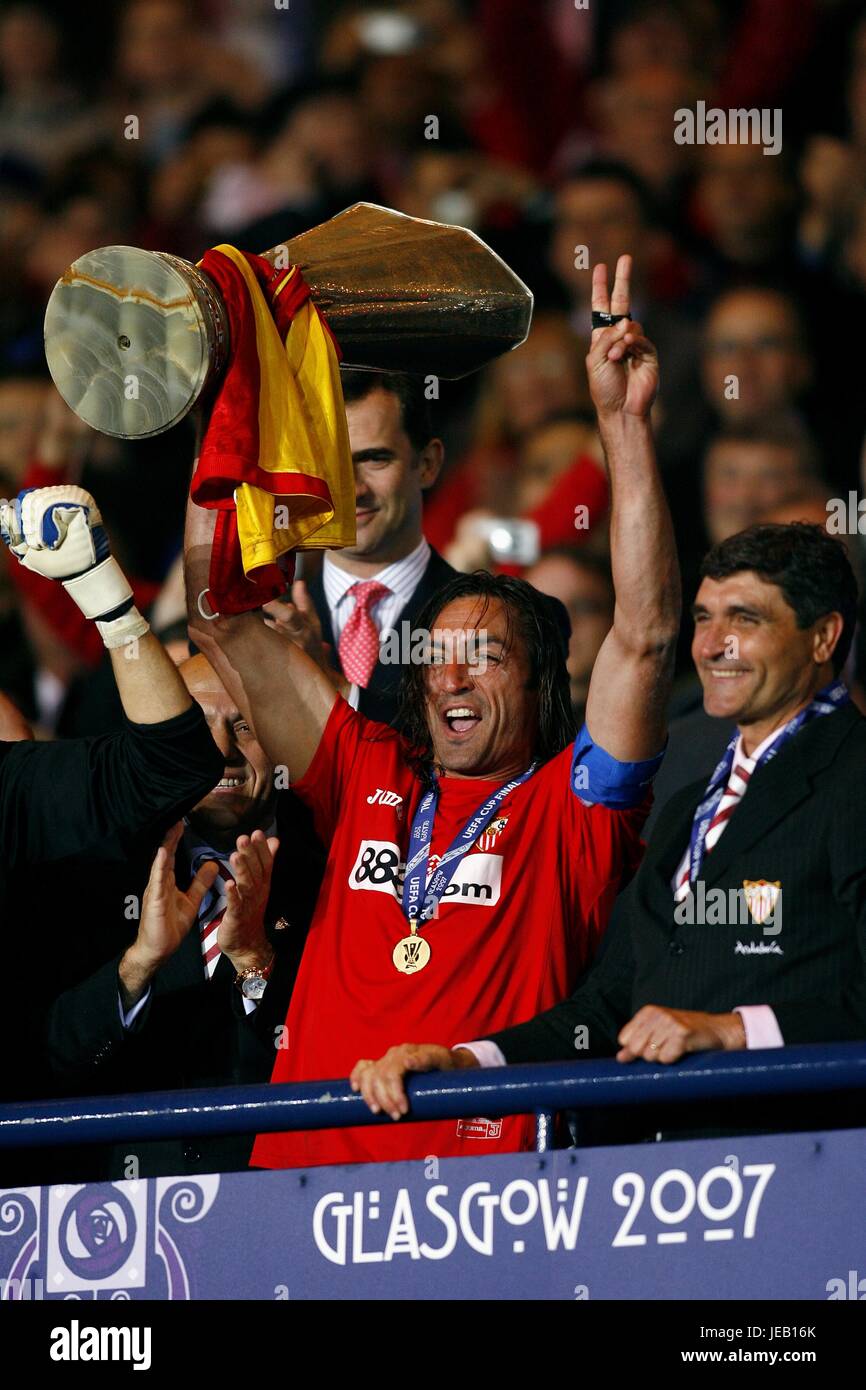 JAVI NAVARRO SEVILLE FC HAMPDEN PARK GLASGOW SCOTLAND 16 May 2007 Stock ...