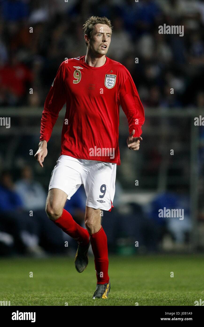 PETER CROUCH ENGLAND & LIVERPOOL FC A.LE COQ ARENA TALLINN ESTONIA 06 ...