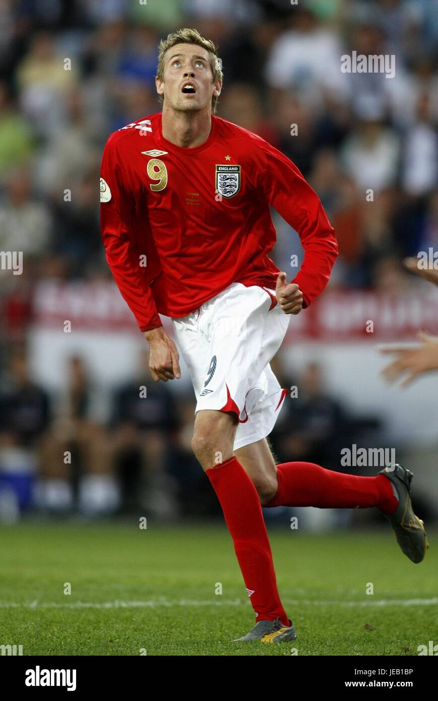 PETER CROUCH ENGLAND & LIVERPOOL FC A.LE COQ ARENA TALLINN ESTONIA 06 ...