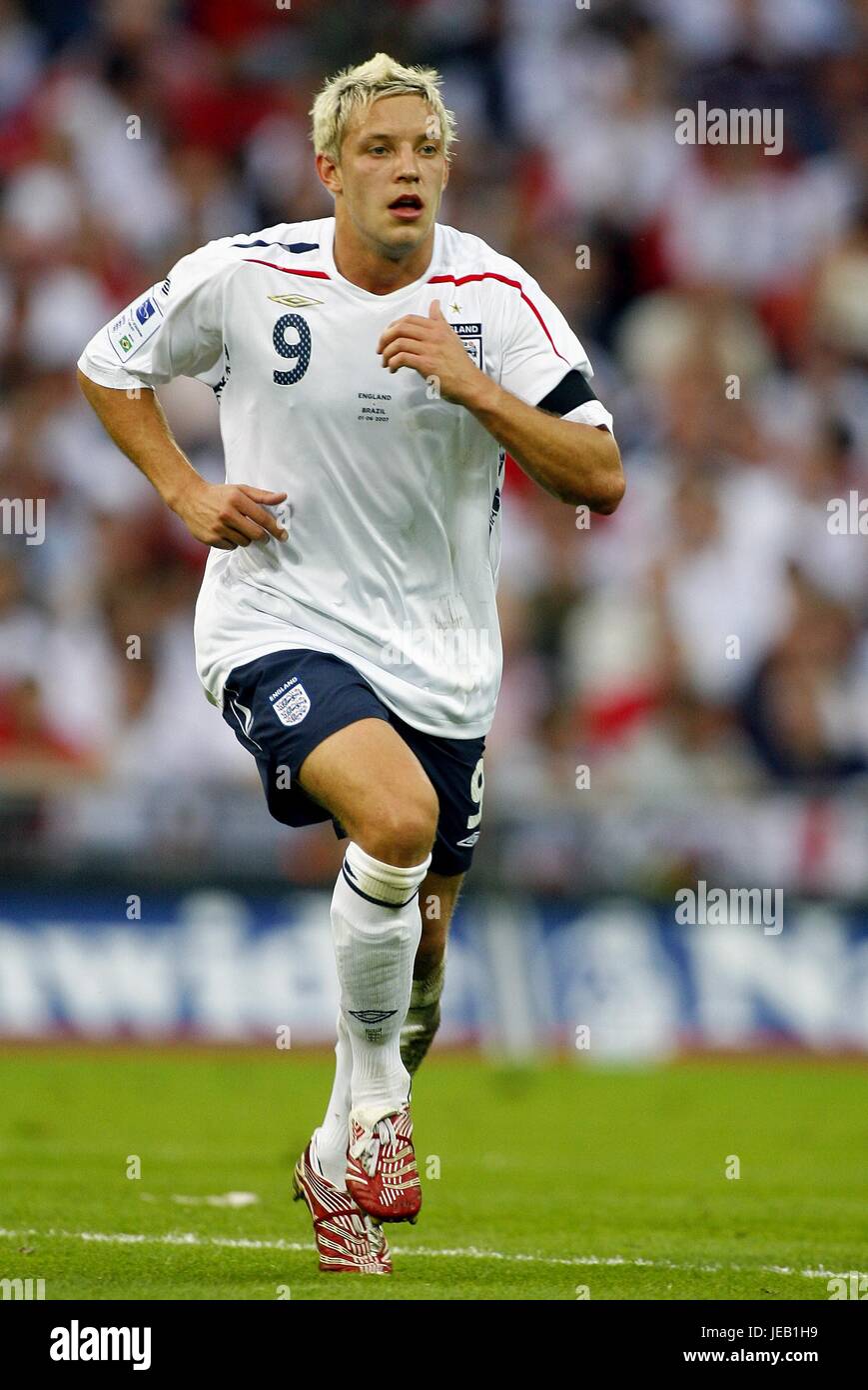 ALAN SMITH ENGLAND & MANCHESTER UNITED FC WEMBLEY STADIUM LONDON ...