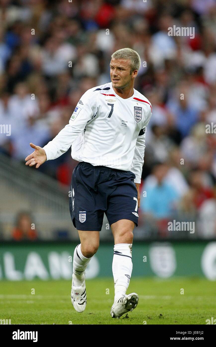 DAVID BECKHAM ENGLAND & REAL MADRID WEMBLEY STADIUM LONDON ENGLAND 01 ...