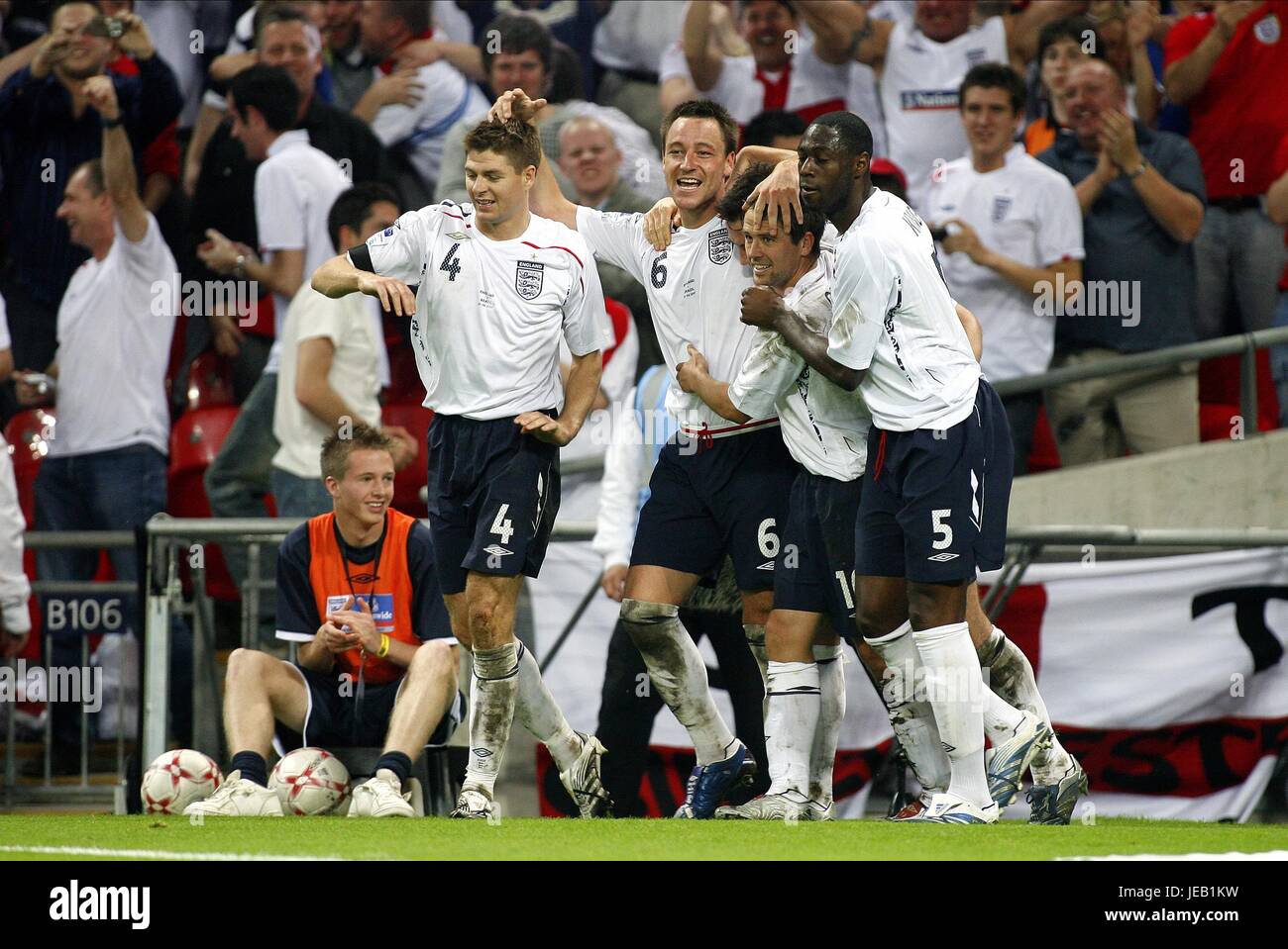 JOHN TERRY & ENGLAND CELEBRATE ENGLAND V BRAZIL WEMBLEY STADIUM LONDON ...
