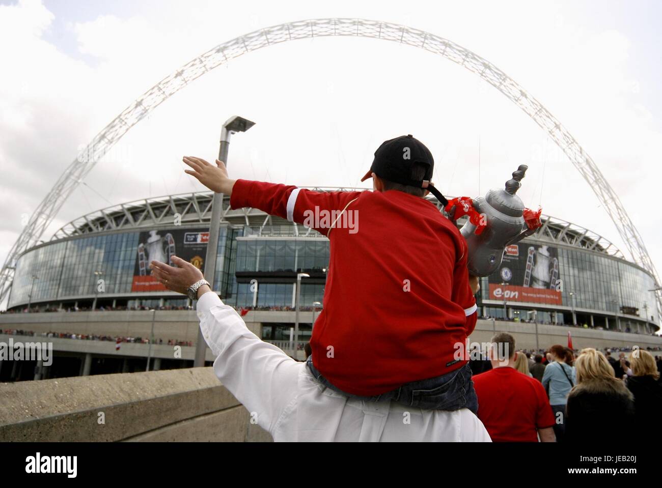 WEMBLEY STADIUM CHELSEA V MANCHESTER UNITED WEMBLEY STADIUM LONDON ...