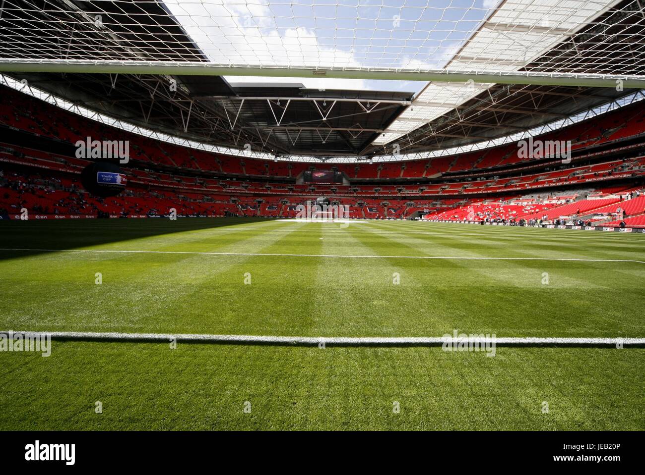 WEMBLEY STADIUM CHELSEA V MANCHESTER UNITED WEMBLEY STADIUM LONDON ...
