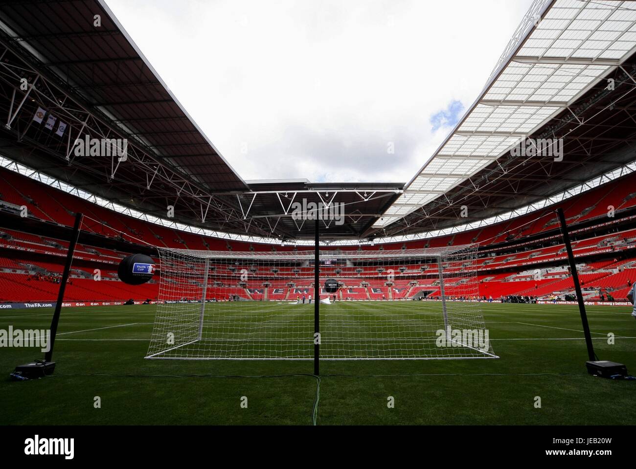 WEMBLEY STADIUM CHELSEA V MANCHESTER UNITED WEMBLEY STADIUM LONDON ...