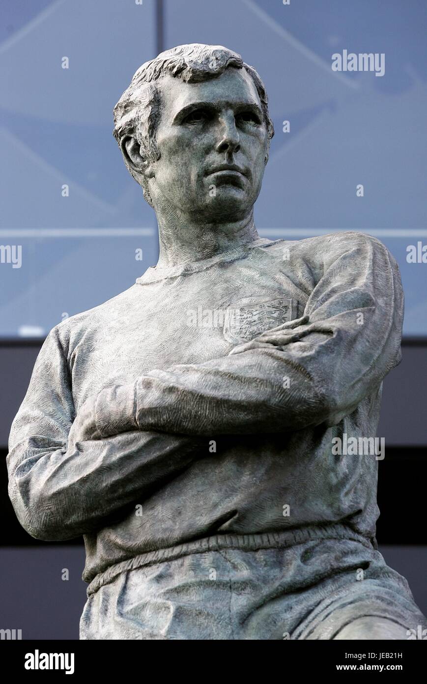 BOBBY MOORE STATUE WEMBLEY STADIUM LONDON WEMBLEY STADIUM LONDON ...