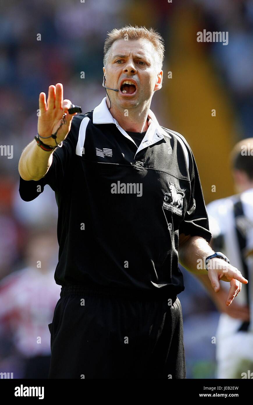 MARK HALSEY PREMIERSHIP REFEREE BRAMALL LANE SHEFFIELD ENGLAND 07 April ...