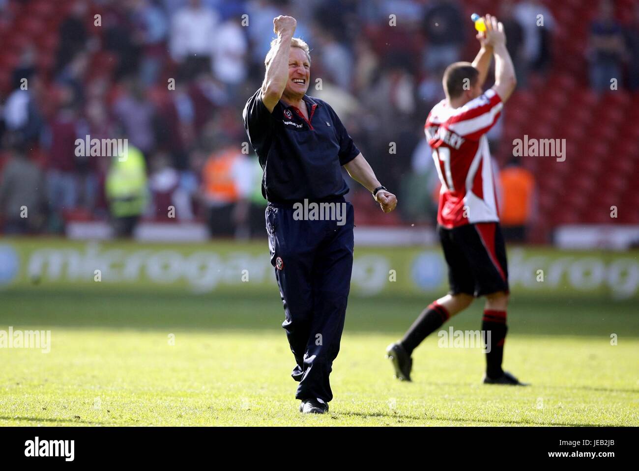 NEIL WARNOCK CELEBRATES SHEFFIELD UTD V WEST HAM UTD BRAMELL LANE ...