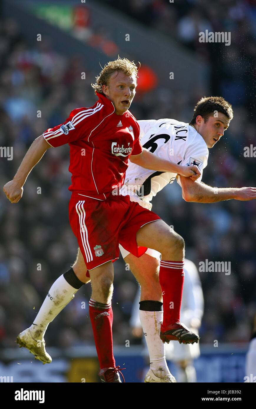 DIRK KUYT & MICHAEL CARRICK LIVERPOOL V MANCHESTER UNITED ANFIELD ...
