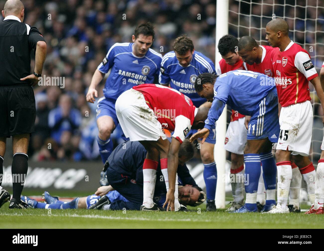 Football injury head hi-res stock photography and images - Alamy
