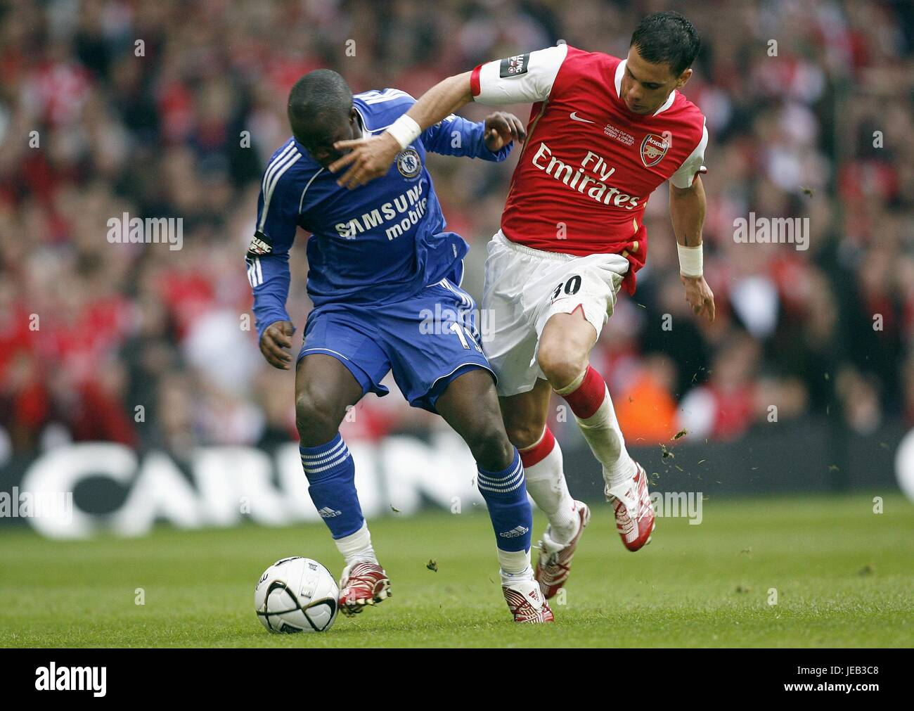 C MAKELELE & JEREMIE ALIADIERE ARSENAL V CHELSEA MILLENNIUM STADIUM ...
