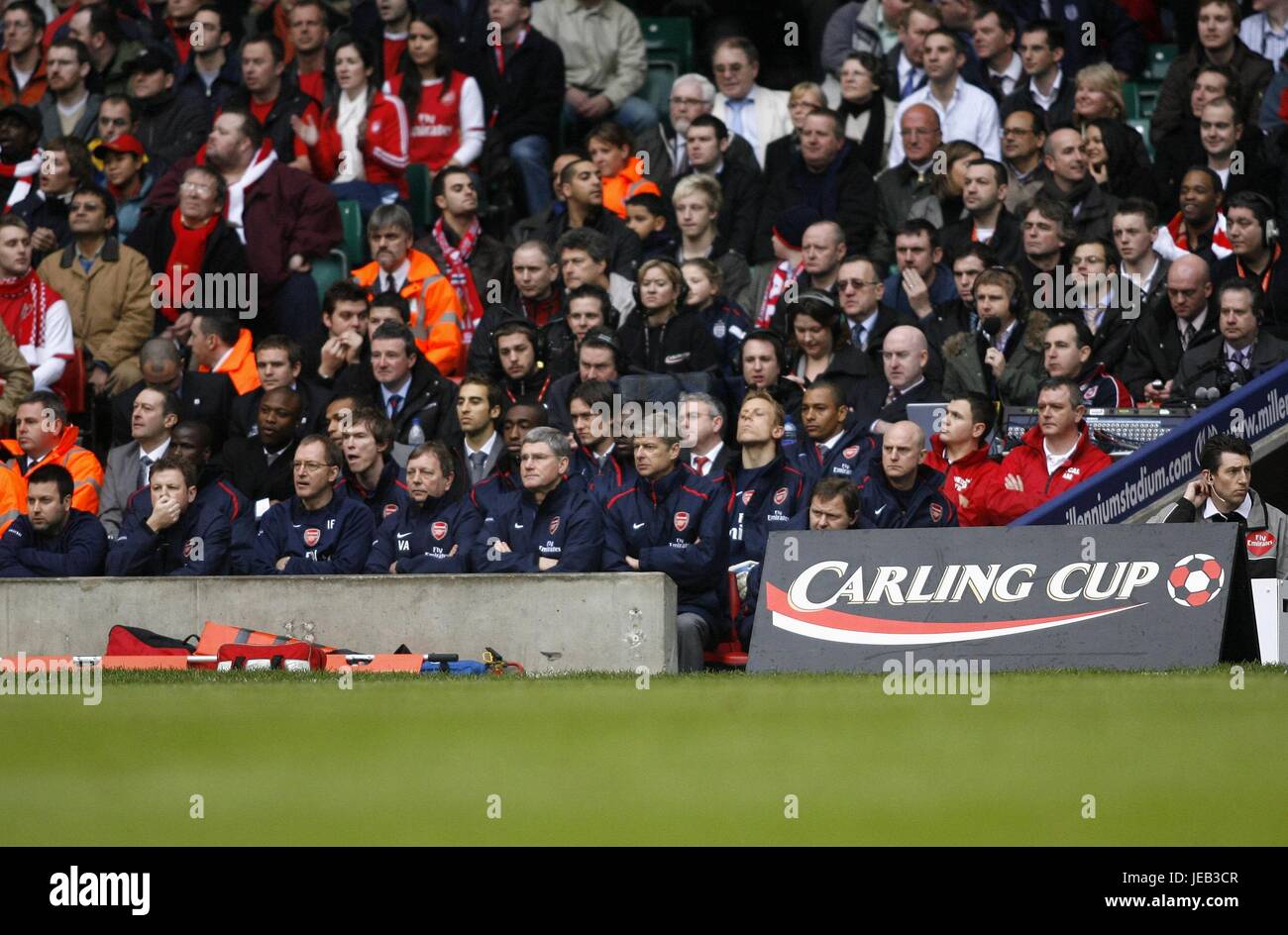 ARSENAL FOOTBALL TEAM BENCH ARSENAL V CHELSEA MILLENNIUM STADIUM ...