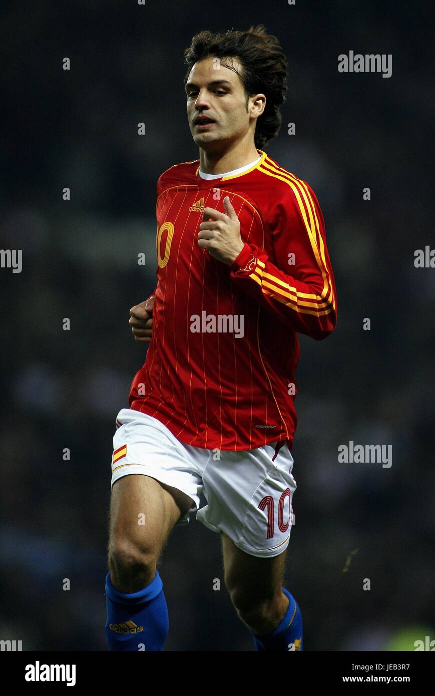 FERNANDO MORIENTES SPAIN & VALENCIA OLD TRAFFORD MANCESTER ENGLAND 07 ...