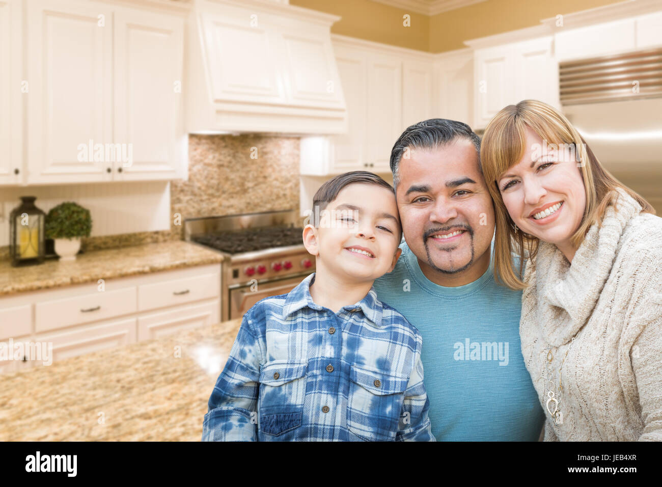 Mixed race family hi-res stock photography and images - Alamy