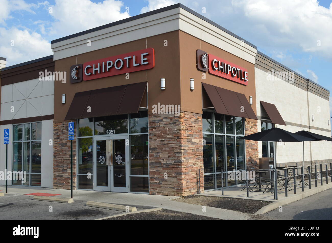 Chipotle signage hi-res stock photography and images - Alamy