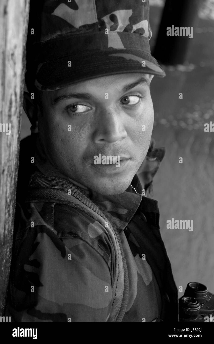 Combat camera soldier Black and White Stock Photos & Images - Alamy