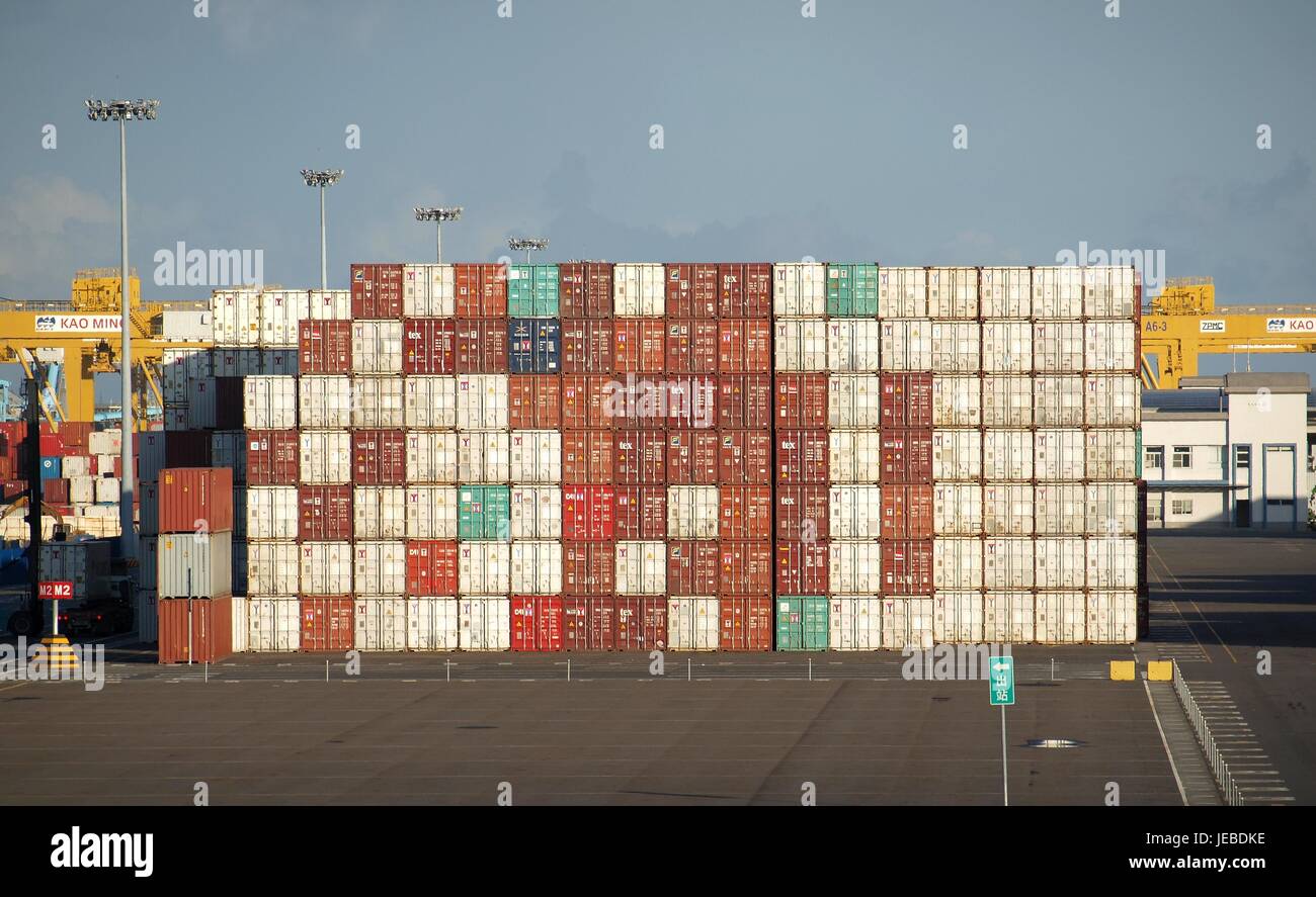 Yang Ming Shipping Containers High Resolution Stock Photography and ...