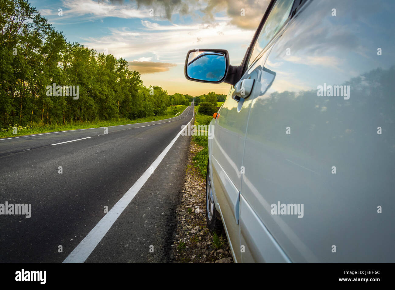 Stopped by the roadside hi-res stock photography and images - Alamy