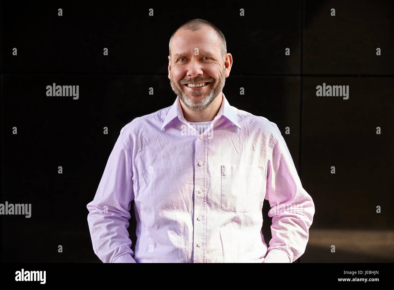 Real smiling hi-res stock photography and images - Alamy