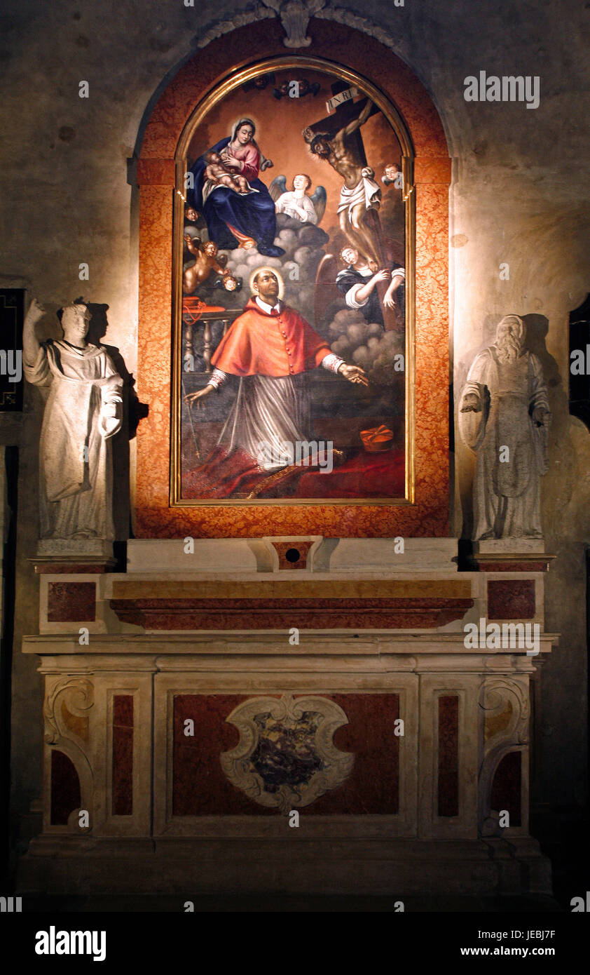 Side altar hi-res stock photography and images - Alamy