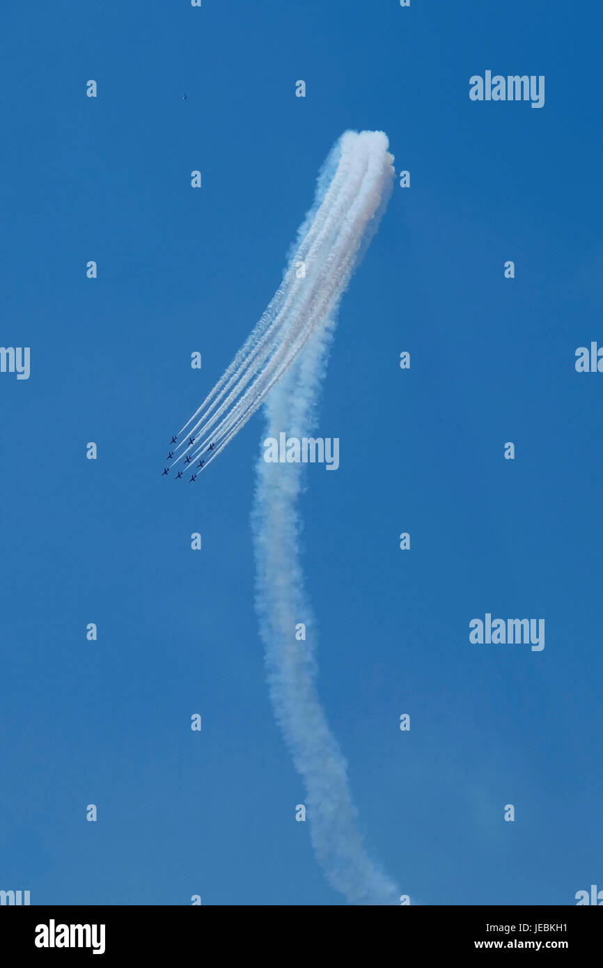 Mach loop red arrows hi-res stock photography and images - Alamy
