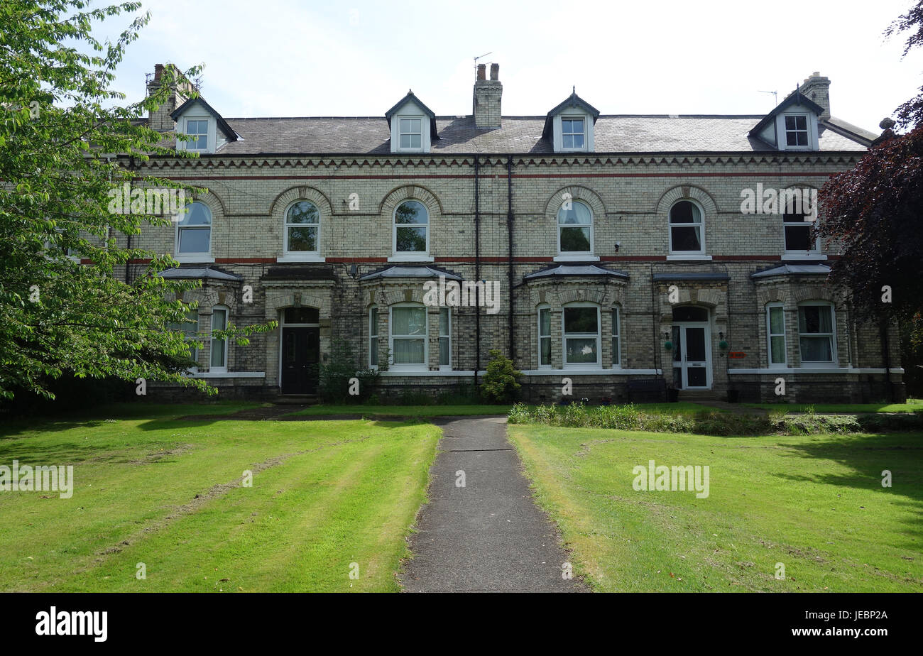 Typical yorkshire terraced houses hi-res stock photography and images ...