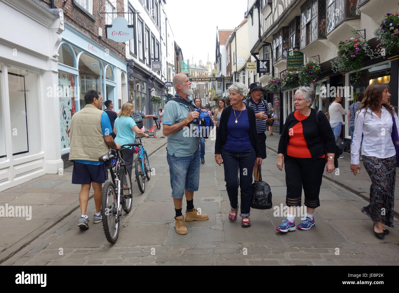 York tourists street hi-res stock photography and images - Alamy