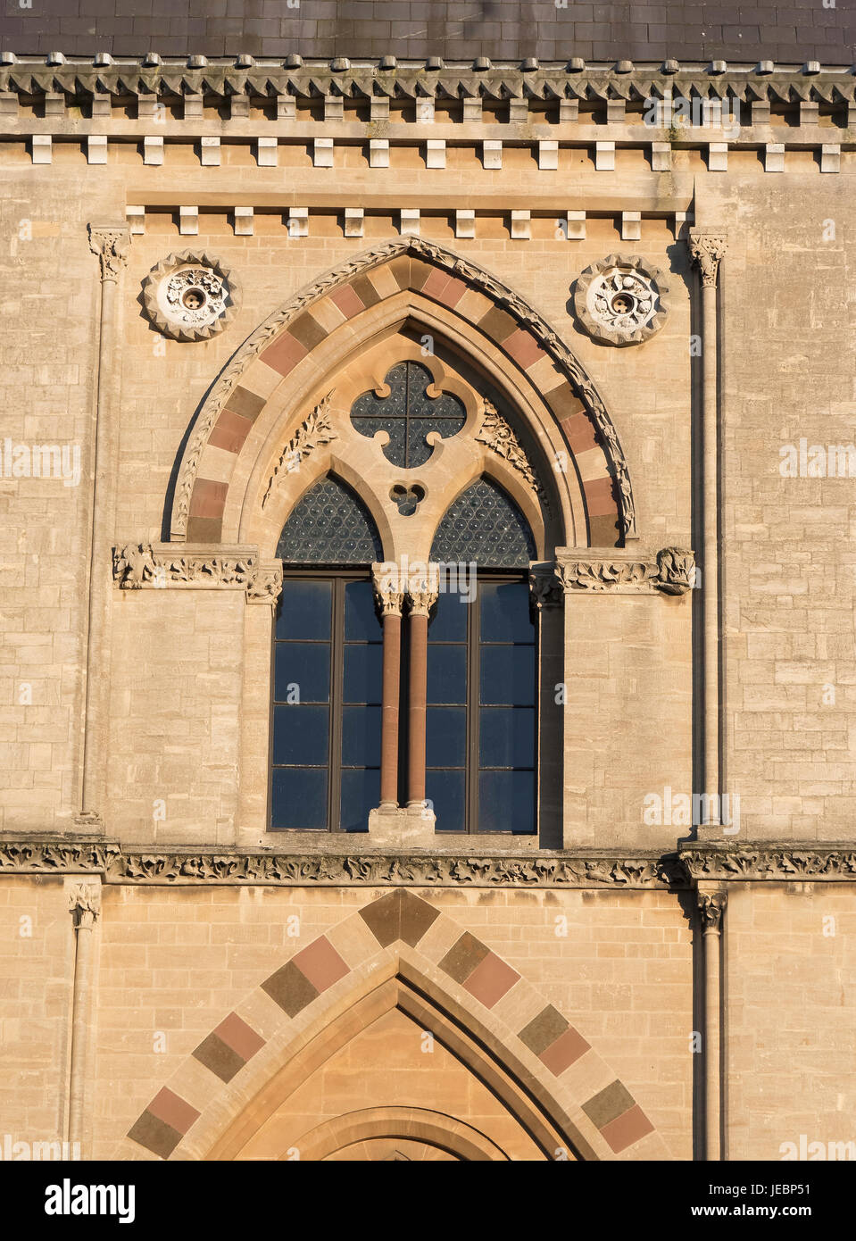 Gothic style window of Oxford University Museum of Natural History ...