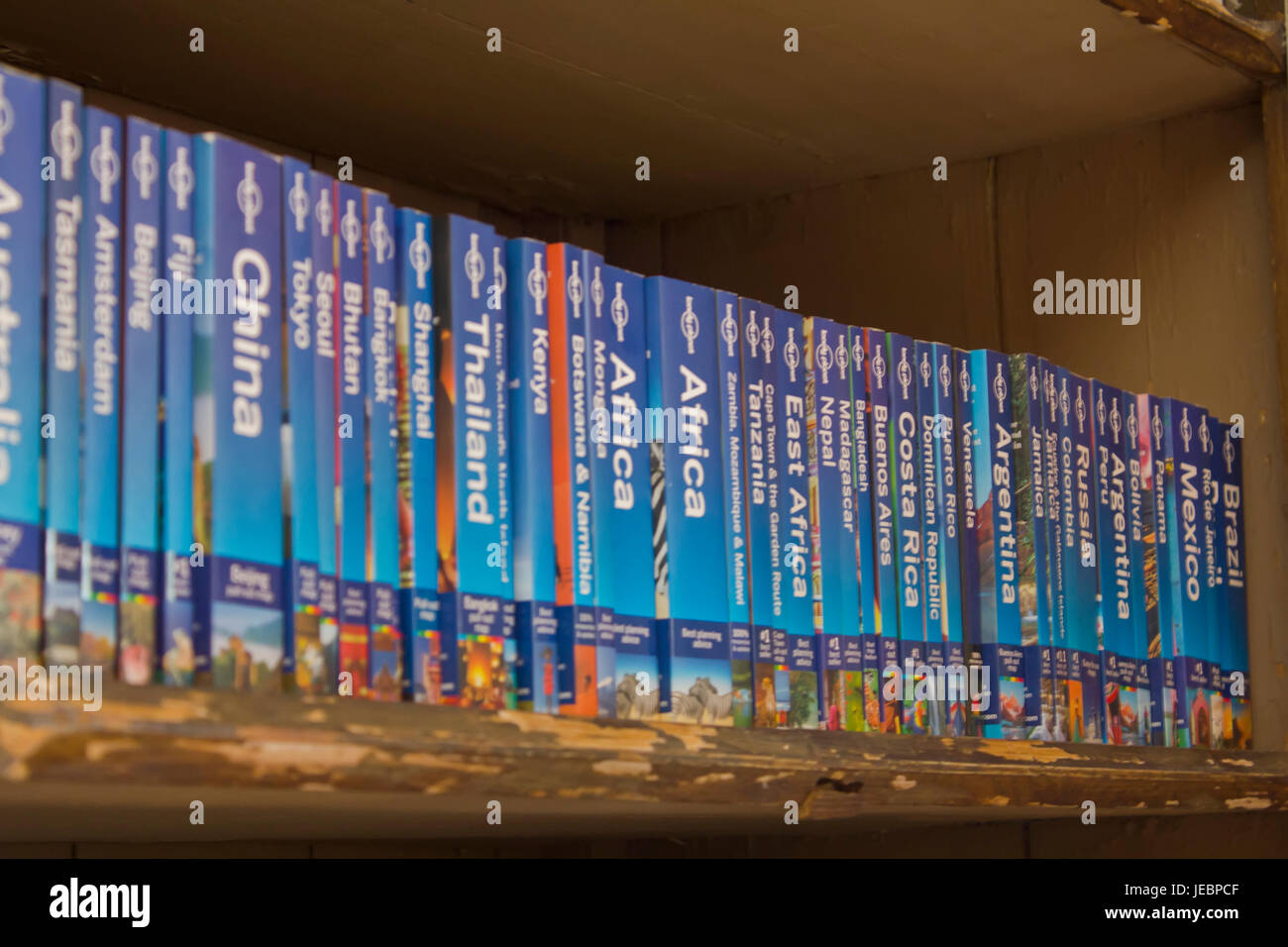 Bookshelf guide hi-res stock photography and images - Alamy