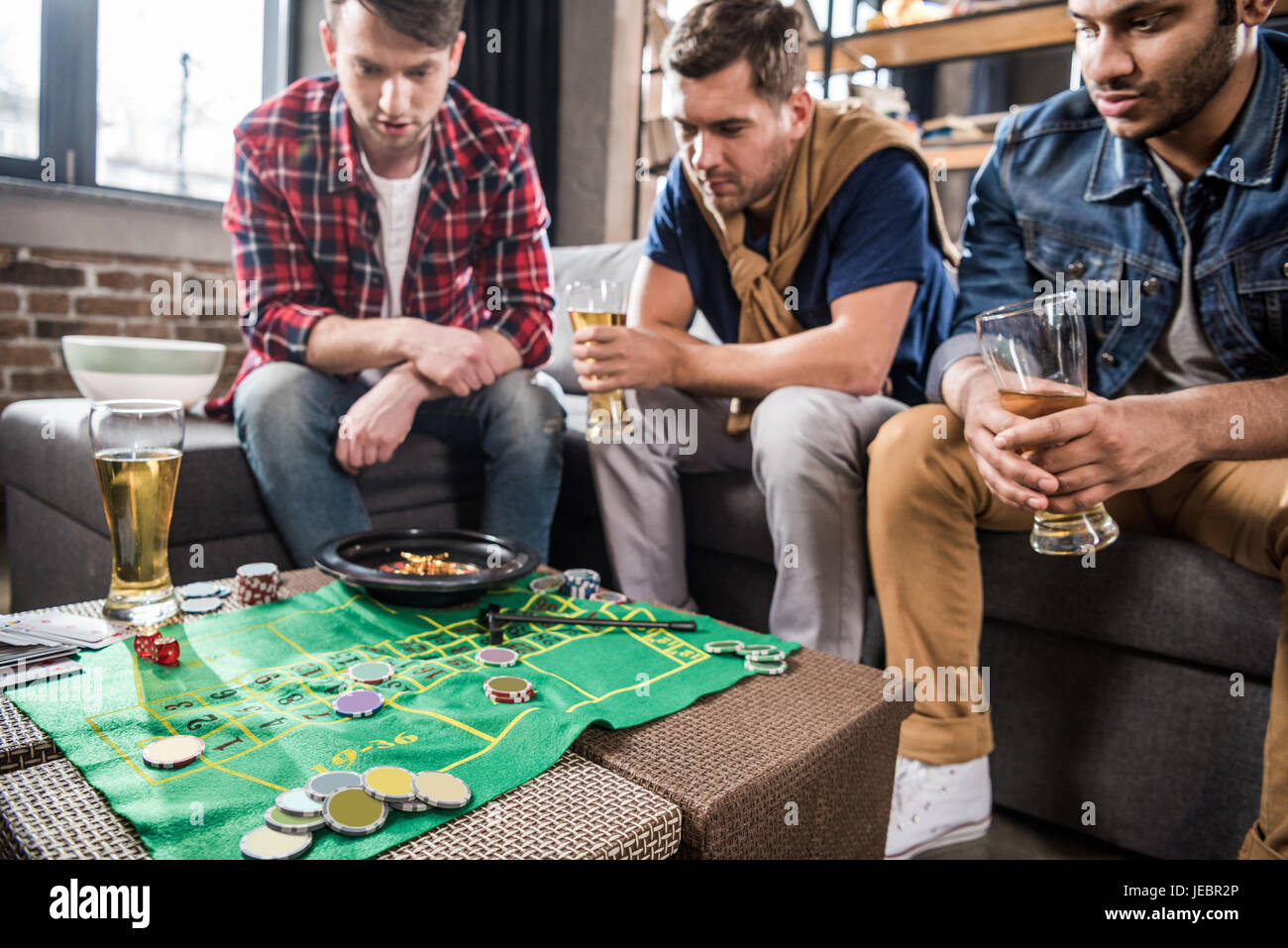 Gamblers playing roulette hi-res stock photography and images - Alamy