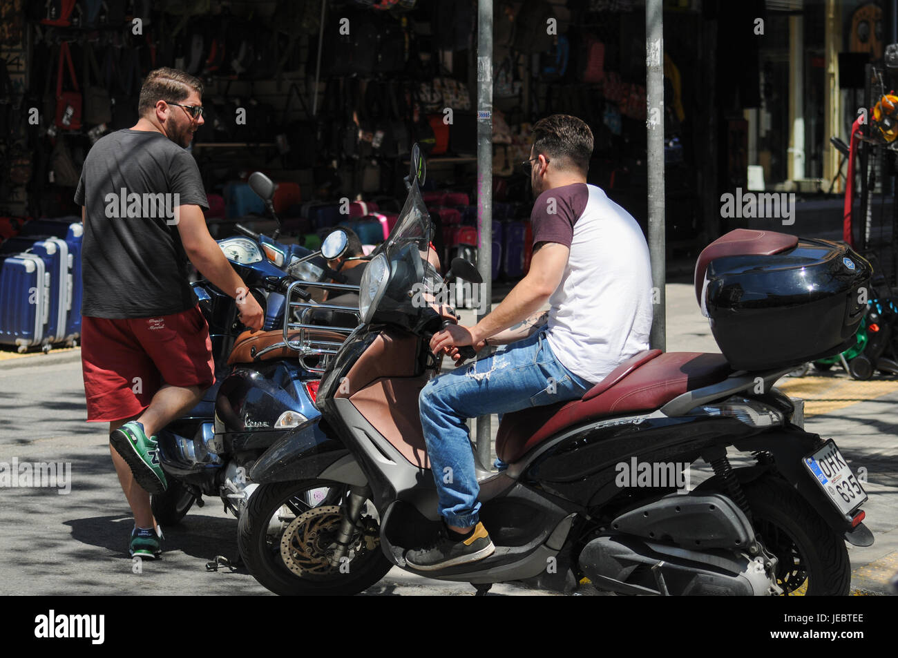 Daily life in Athinai street, in Athens (Greece Stock Photo - Alamy