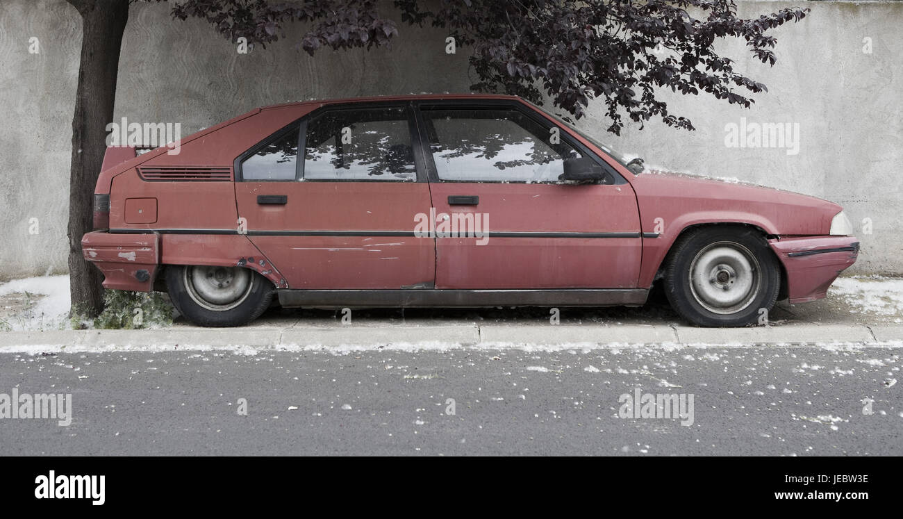 Roadside, tree, car, [M] Stock Photo - Alamy
