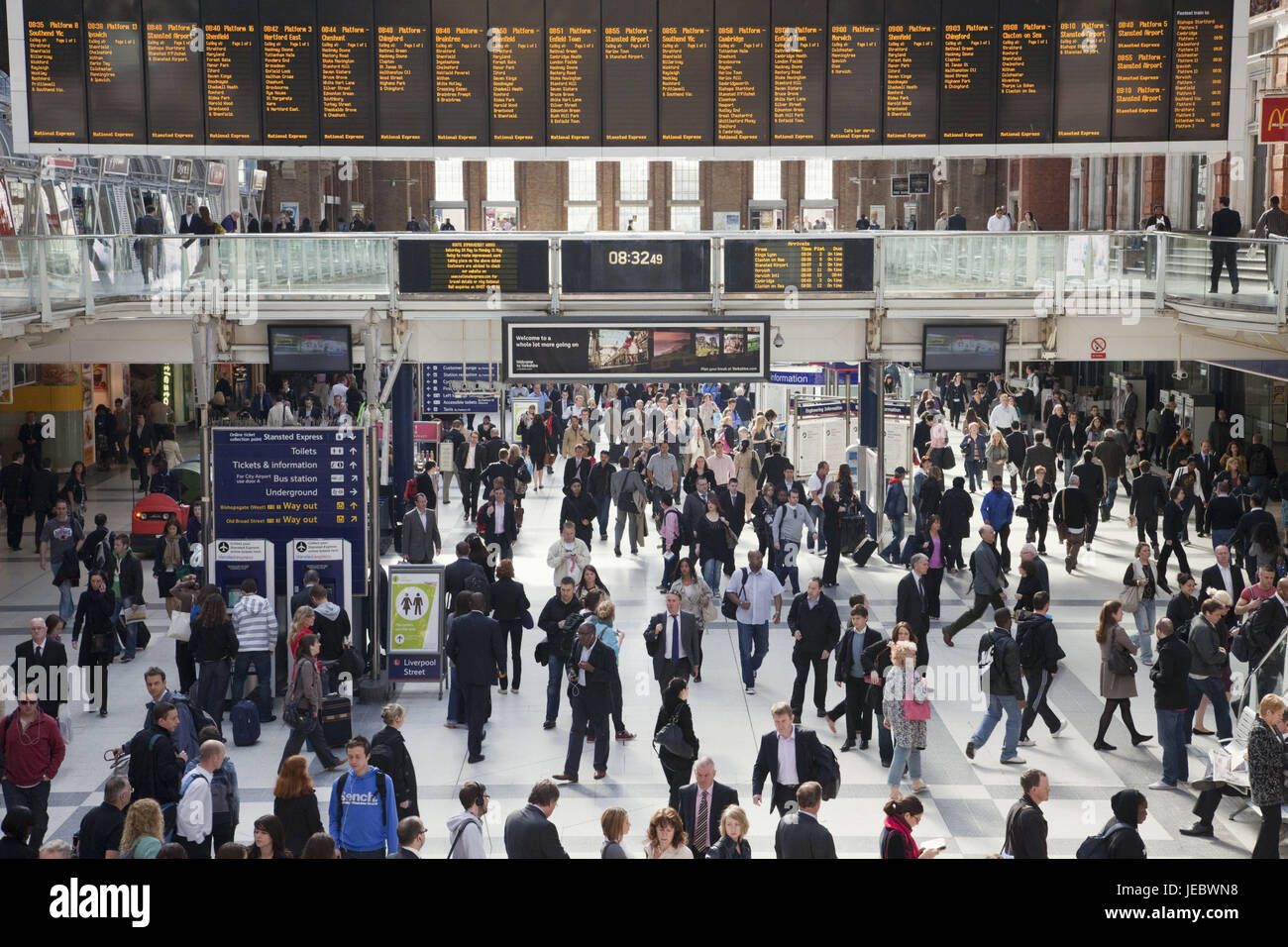 England, London, Liverpool station, passengers, railway station, hall ...