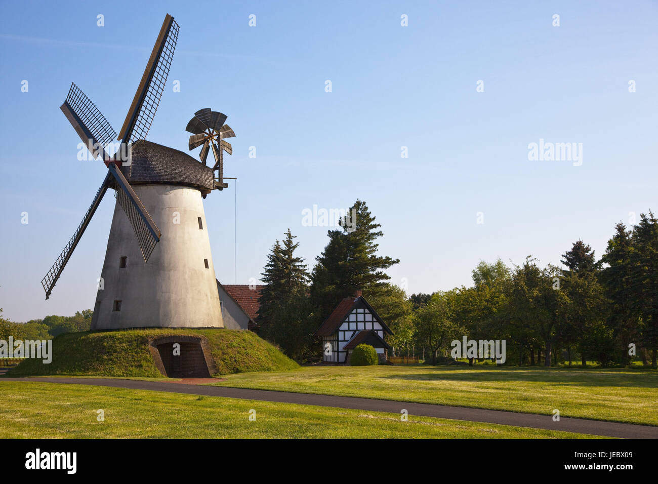 Half timbered cheek house hi-res stock photography and images - Alamy