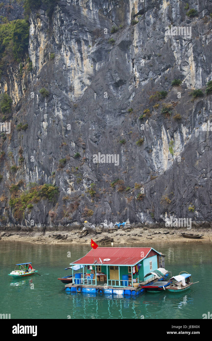 Vietnam, Halong bay, swimming village Stock Photo - Alamy