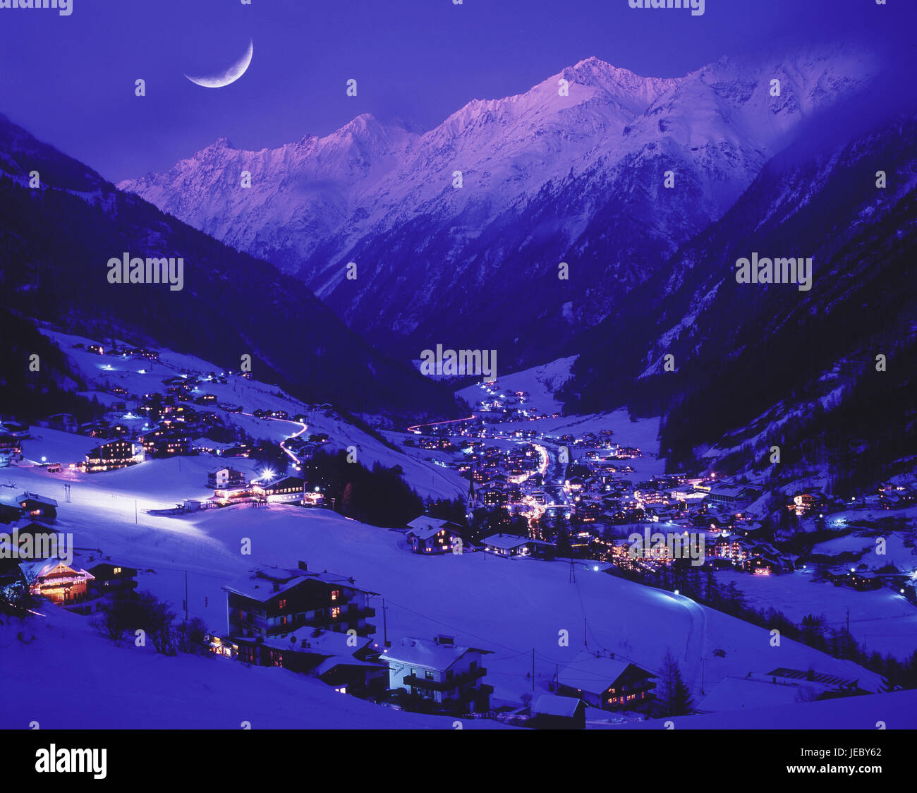 Austria, Tyrol, Ötztal, Sölden, winter evening, mountains, crescent ...