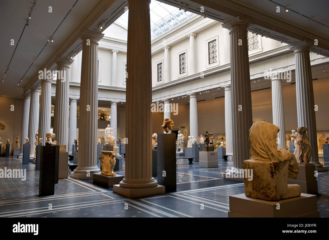 Pillar sculptures hi-res stock photography and images - Alamy