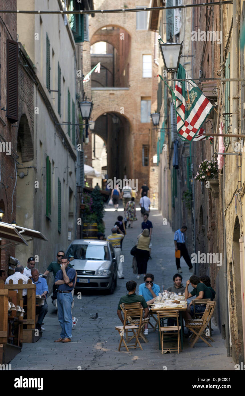 Siena street hi-res stock photography and images - Alamy