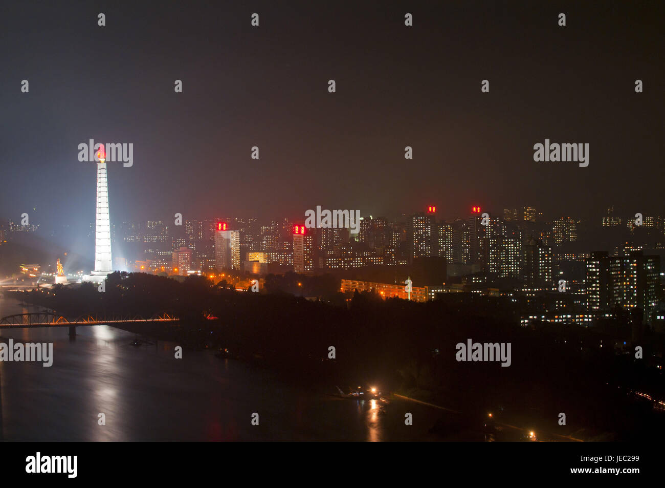 Monument juche tower pyongyang hi-res stock photography and images - Alamy