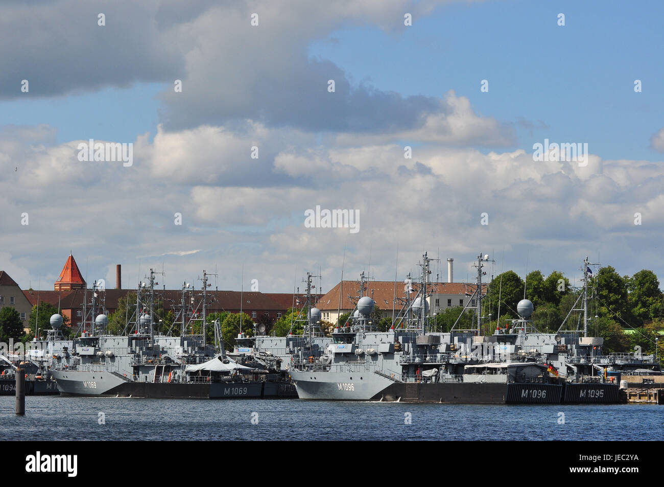 Base release hi-res stock photography and images - Alamy