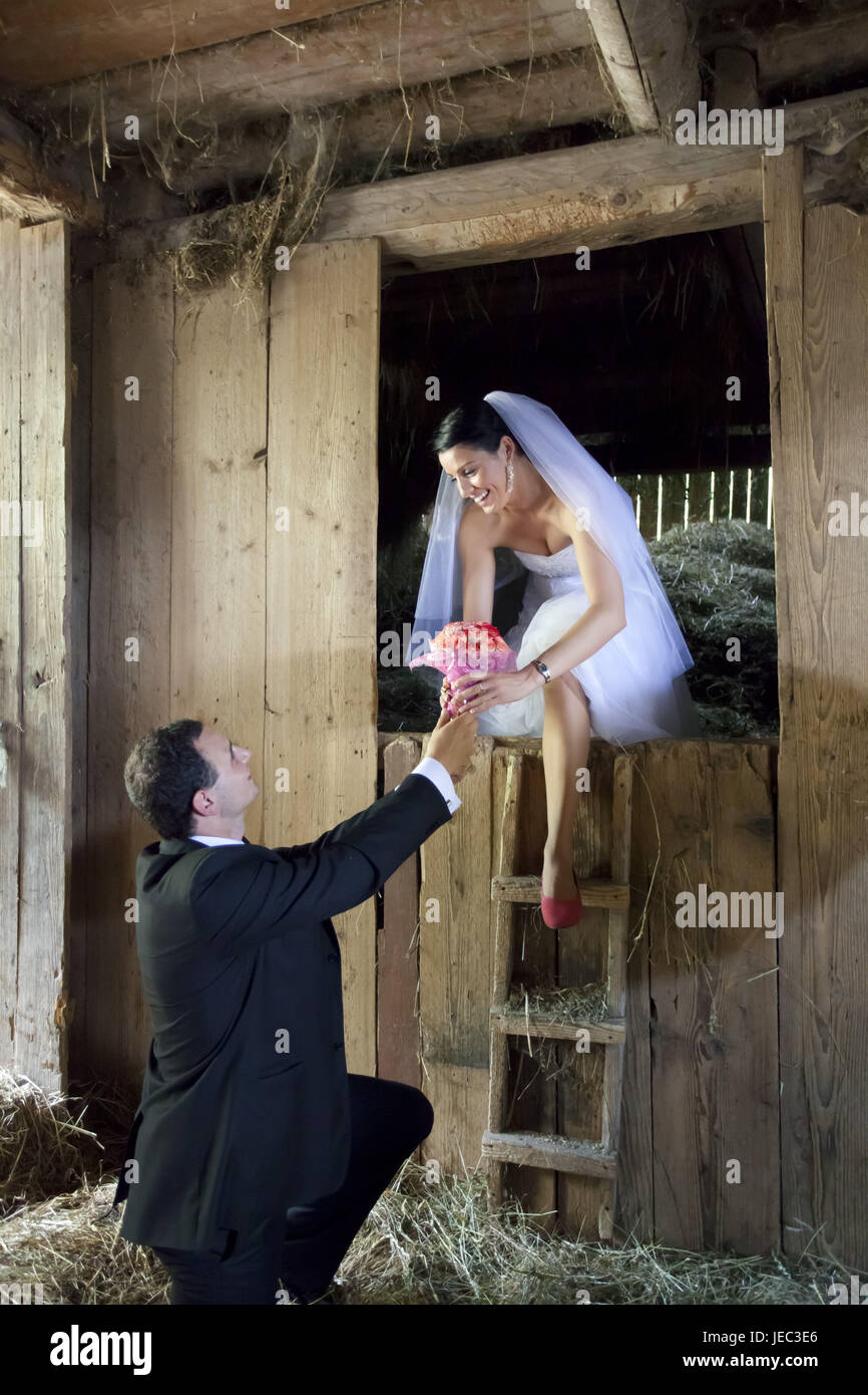 Kneeling bride hi-res stock photography and images - Alamy