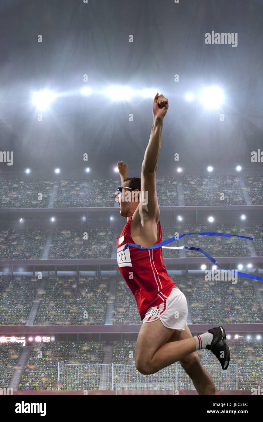 Stadium crowd cheering runner hi-res stock photography and images - Alamy