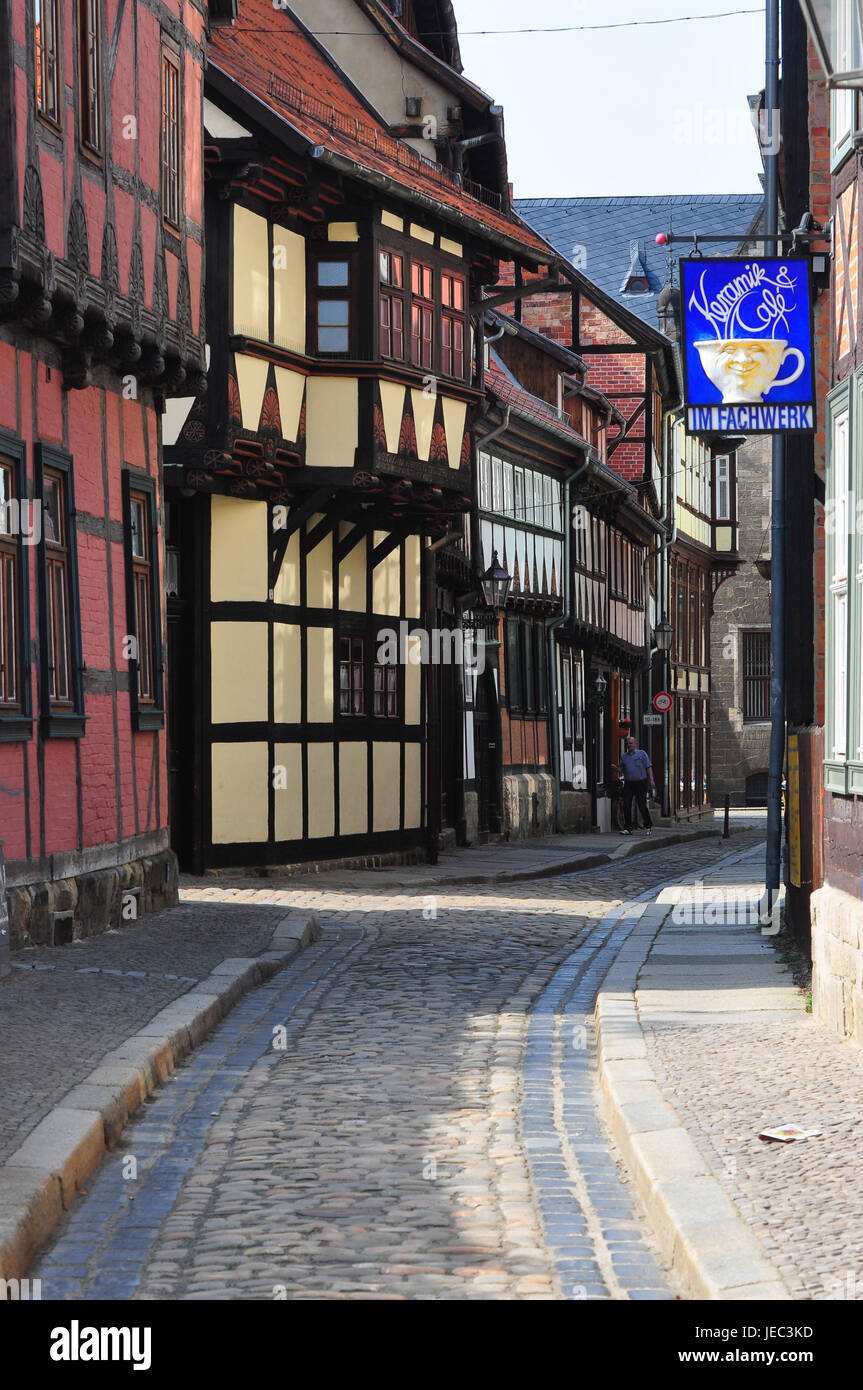 Lane of small houses hi-res stock photography and images - Alamy