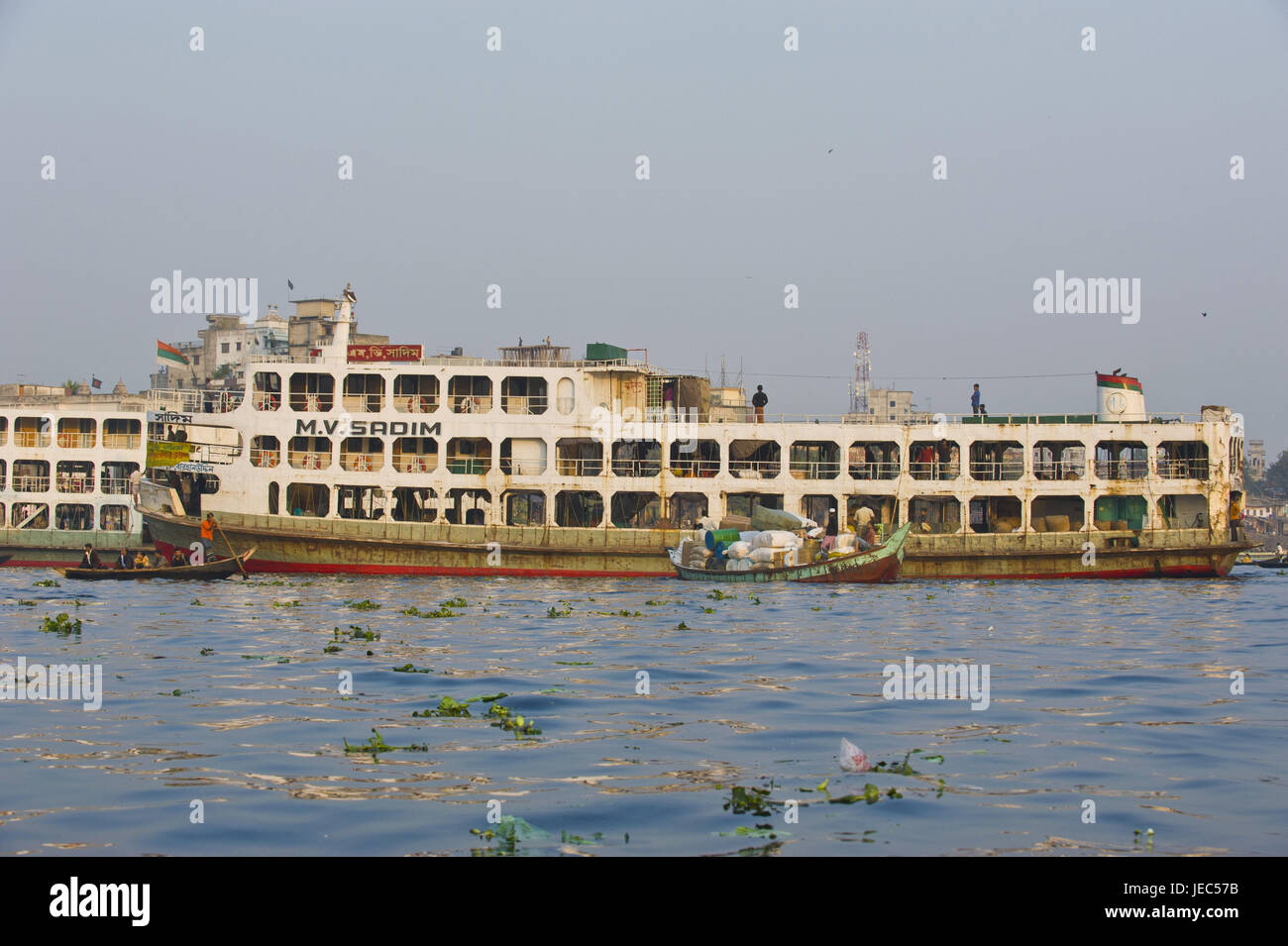 Gigantic flux ferry in the harbour of Dhaka, Bangladesh, Asia Stock ...