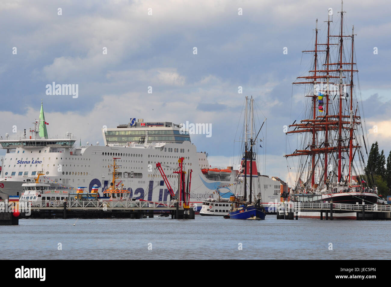 Germany, Schleswig - Holstein, Kiel, town harbour, interior harbour ...