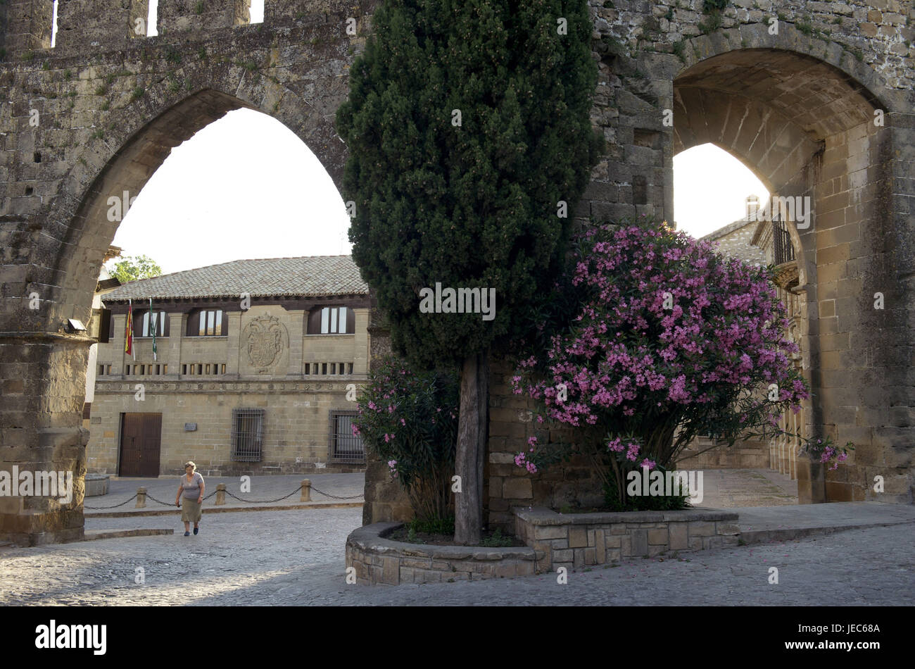 Spain, Andalusia, Baeza, archway of Villa's bar, goal of Jaen Stock ...