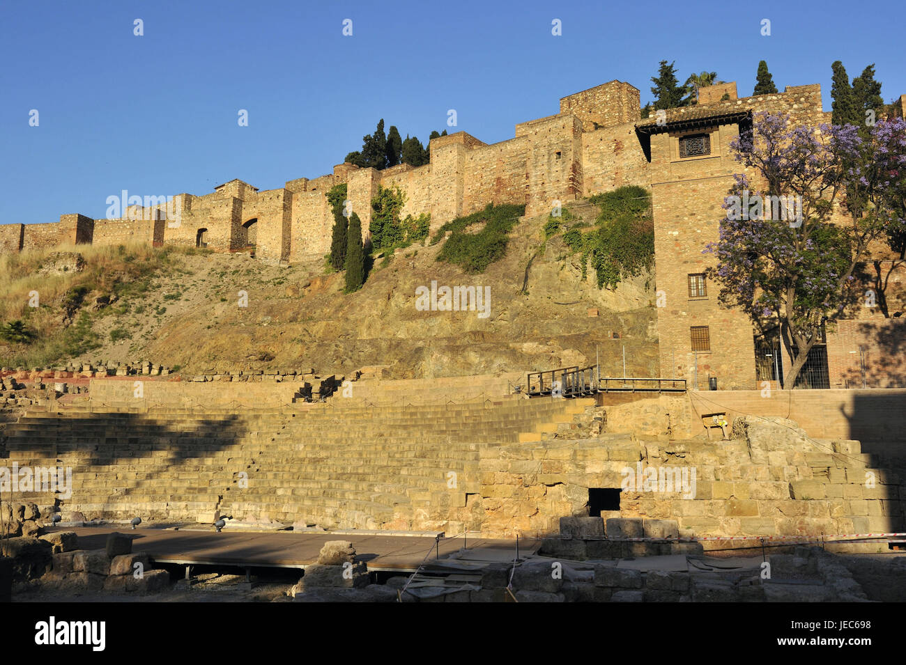 Roman castles hi-res stock photography and images - Alamy