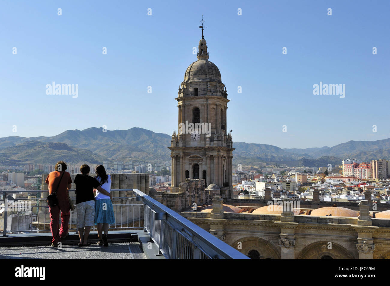 People on lookout view hi-res stock photography and images - Alamy